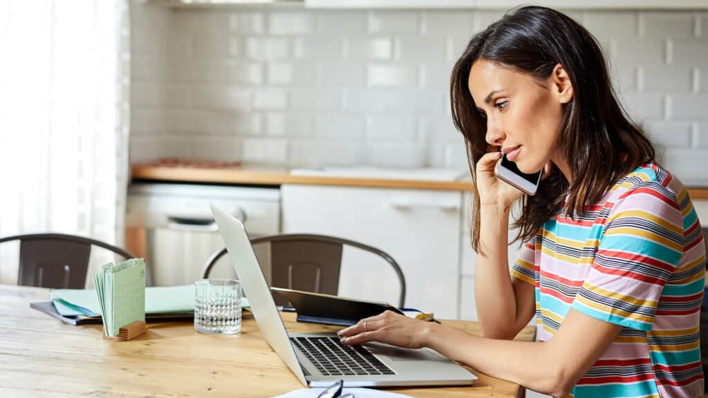 Why Phone Calls are Essential to Customer Service - PATLive